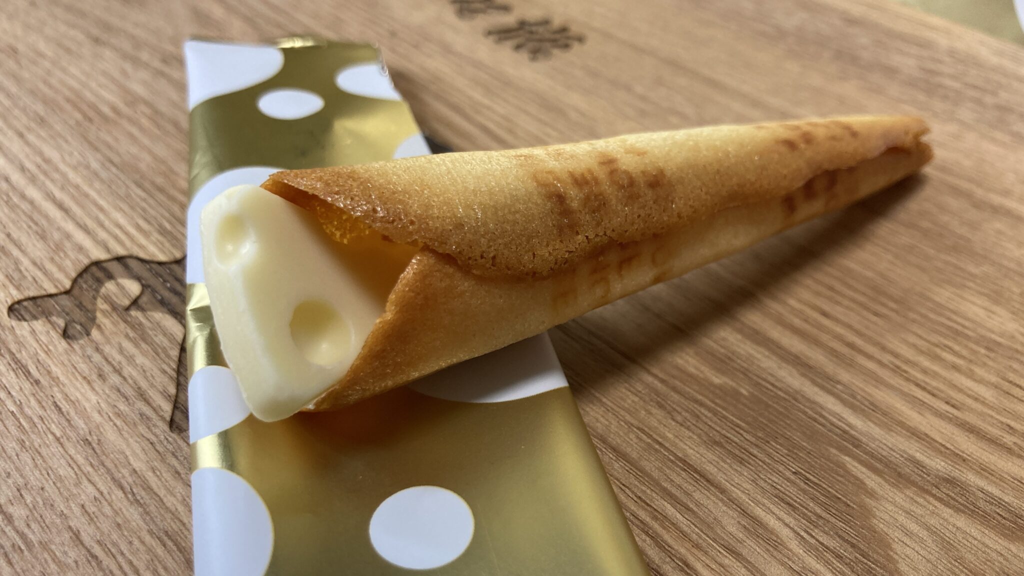 北海道土産の新定番！『[SNOW]CHEESE(スノーチーズ)』『ニセコメイプルバター』行列必至の人気土産【購入品紹介】 | メシ旅ほっかいどう